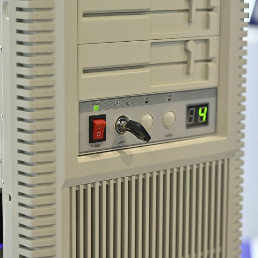 SilverStone FLP02 Retro Mid Tower Case | PLE Computers