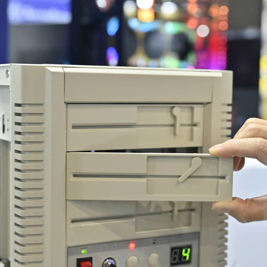 SilverStone FLP02 Retro Mid Tower Case | PLE Computers